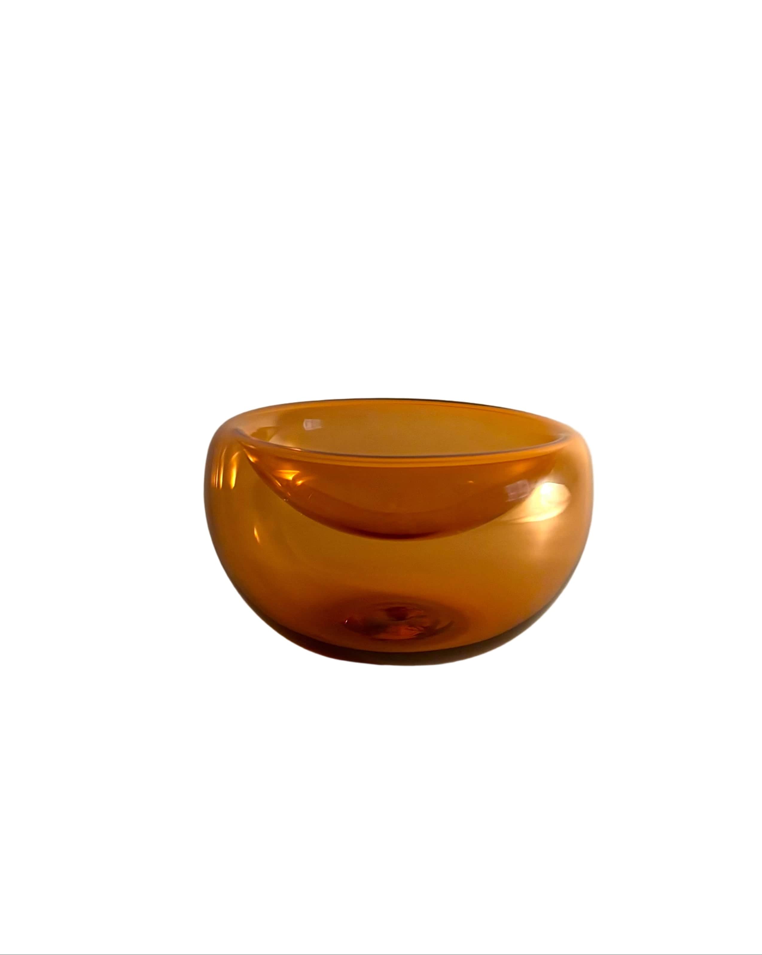 Jemma Van Osch Glass Bowl Small – La Bomba Floristry